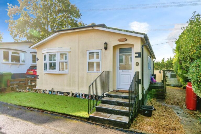 21 Ideal Park – 36′ x 20′ – OIEO £170,000 – General Estates – Enjoy ...